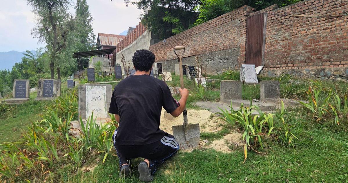 The invisible hands that bury Kashmir’s dead